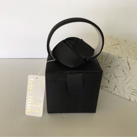 Carlo Fellini | Bags | Vintage Carlo Fellini Handwrist Bag New In Box ...